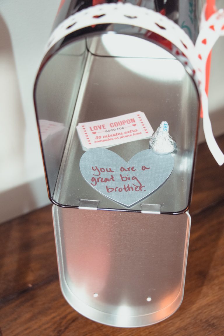 DIY Valentine's Day Mailboxes
