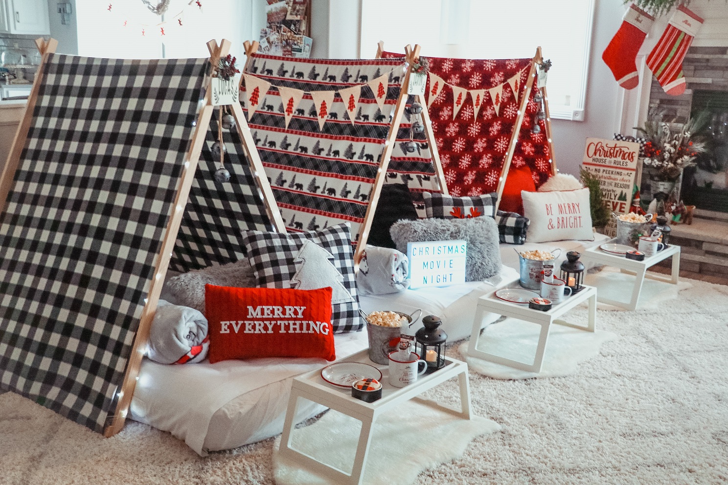 DIY Christmas Movie Marathon Slumber Tent Party